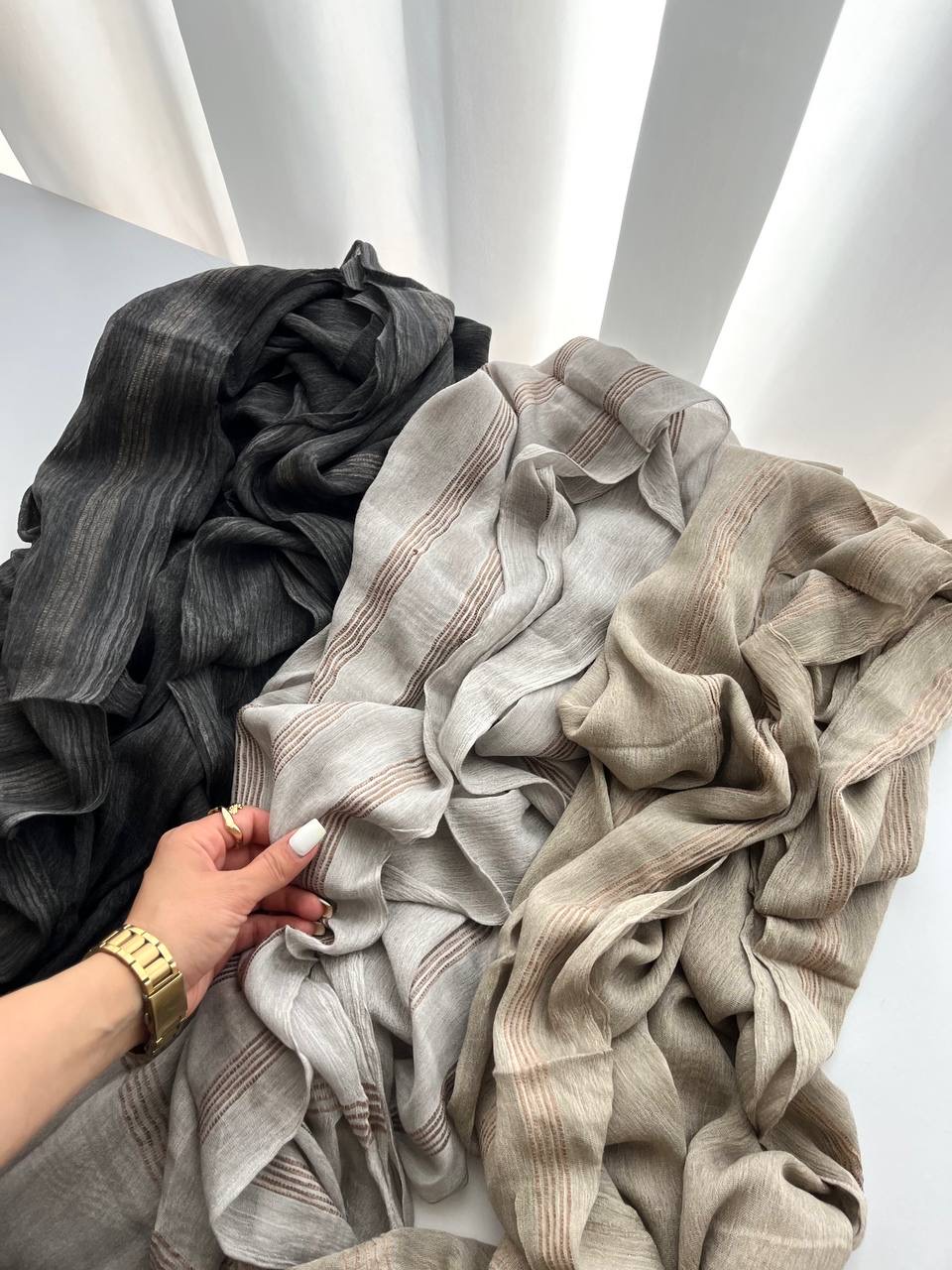 شال فلورانس نخی خط دار سبز سیج - فروشگاه آنلاین ماکا استایل